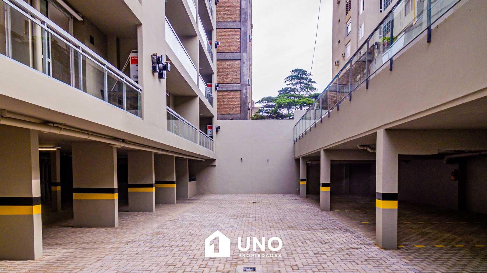 Luminoso departamento de 1 dormitorio con balcón terraza y cochera ...